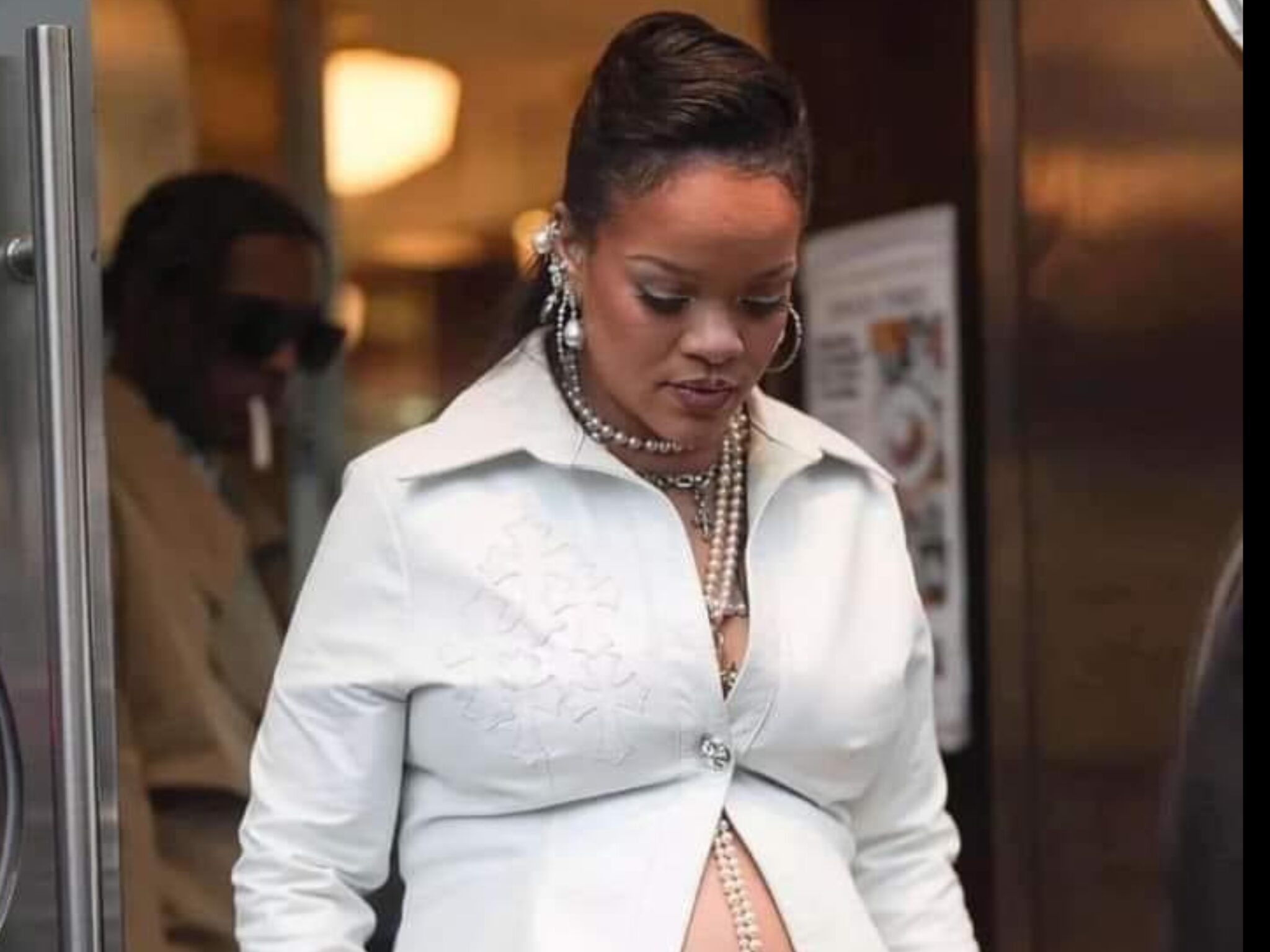 Fact-Check: Is Rihanna Expecting Her Third Child? | MandyNews